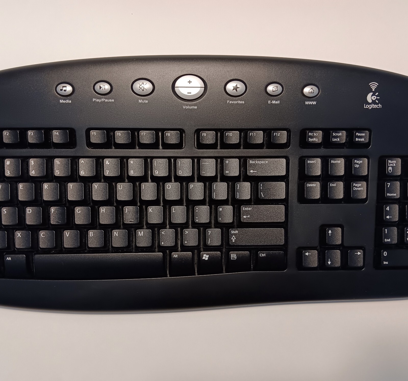 Logitech Cordless Internet Pro Wireless Keyboard Palmrest Mouse ...