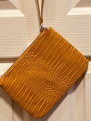 Old Navy Mustard Yellow Wristlet Trendy Spring 2019 Casual Travel ...