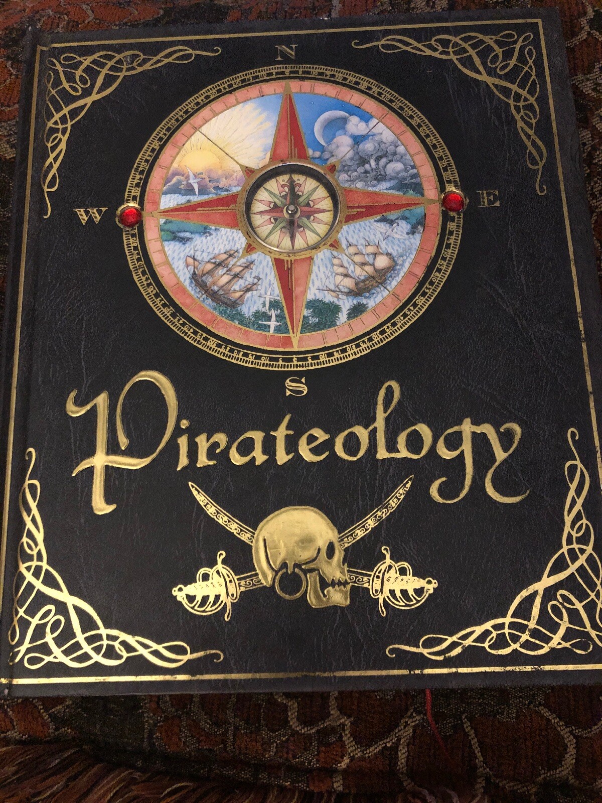 Pirateology: The Pirate Hunters Companion (Ologies) by Captain William ...