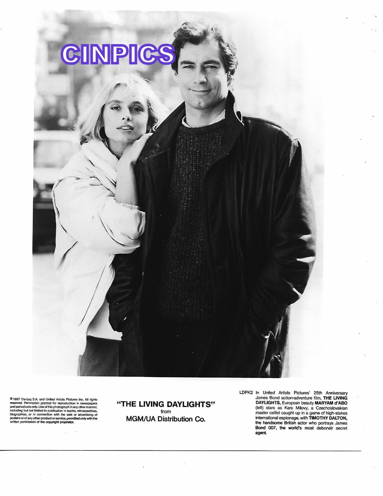 JAMES BOND 007-TIMOTHY DALTON,MARYAM D'ABO-2 ORIGINAL 8X10s THE LIVING ...