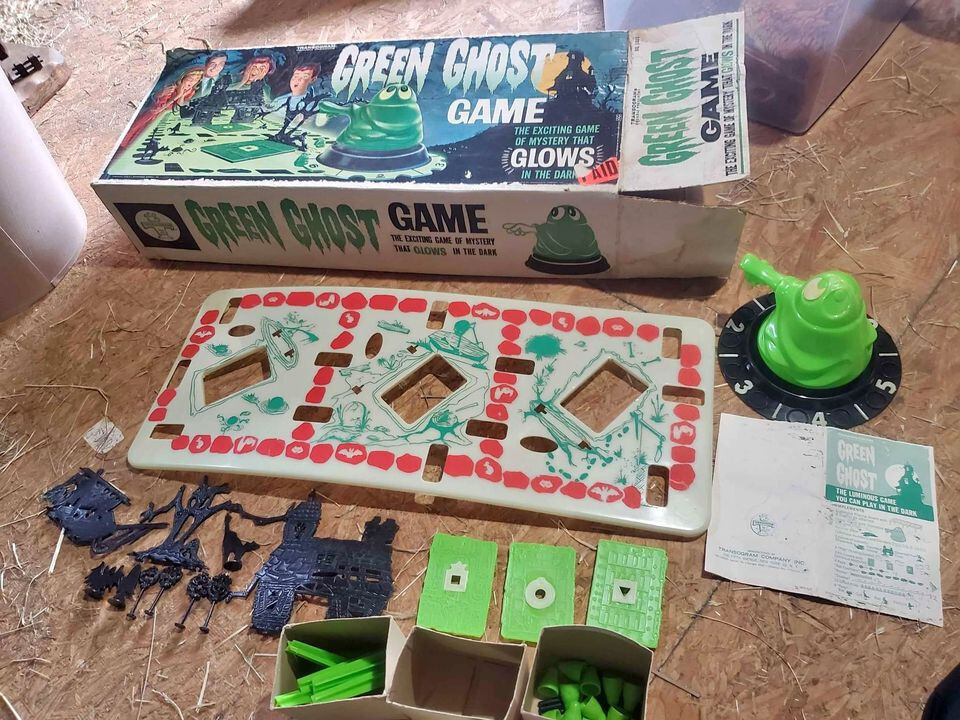 1965 Transogram Green Ghost Luminous Game Glows In The Dark Complete w ...