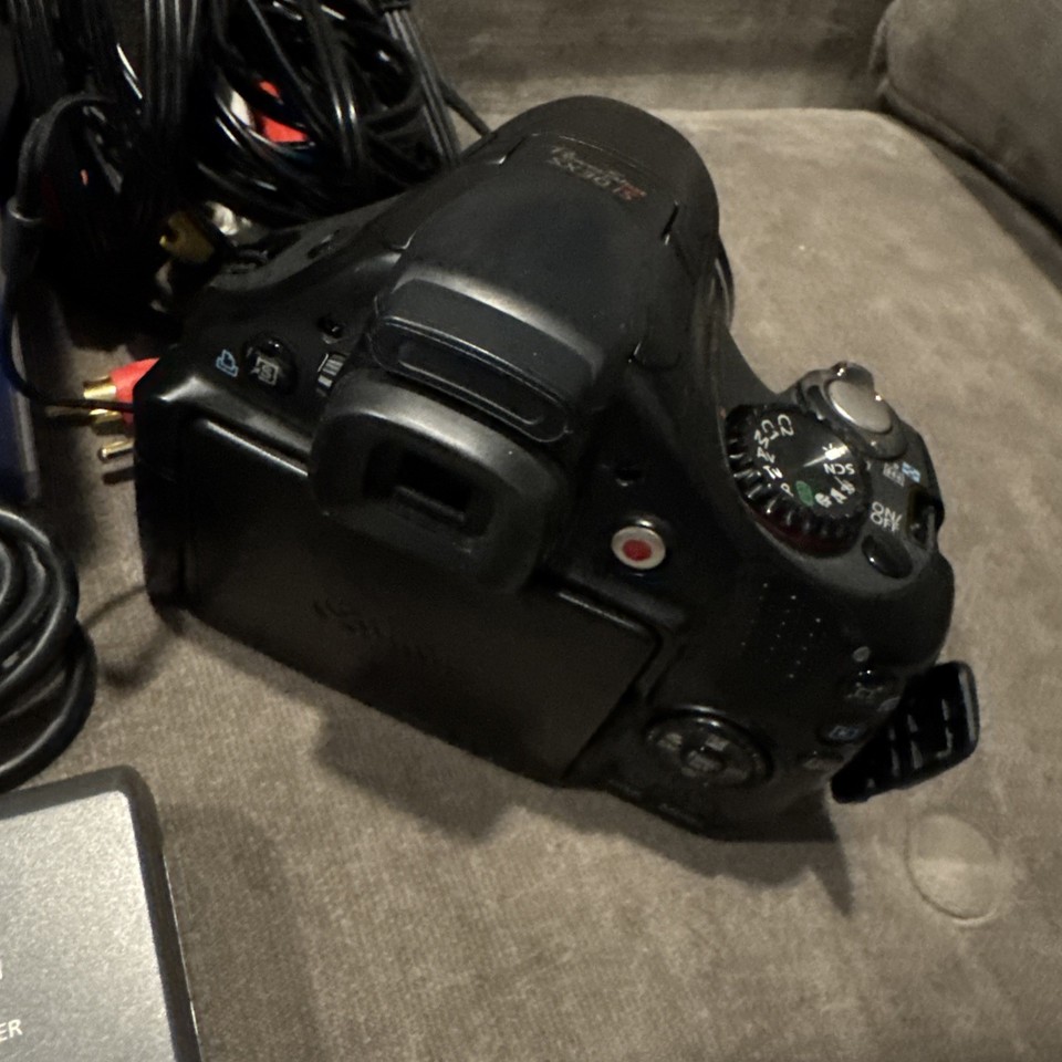 CANON PowerShot SX30 IS Digital Camera 14.1 MP 35x Zoom Preowned Works ...