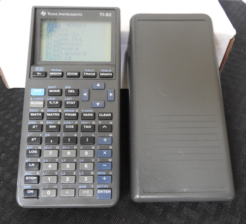 Texas Instruments TI-82 Graphing Calcolatrice W/Abbinata Inclinato ...