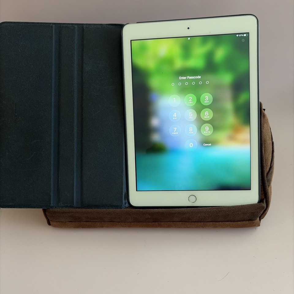 LapGear Plush Tablet Pillow Stand | eBay