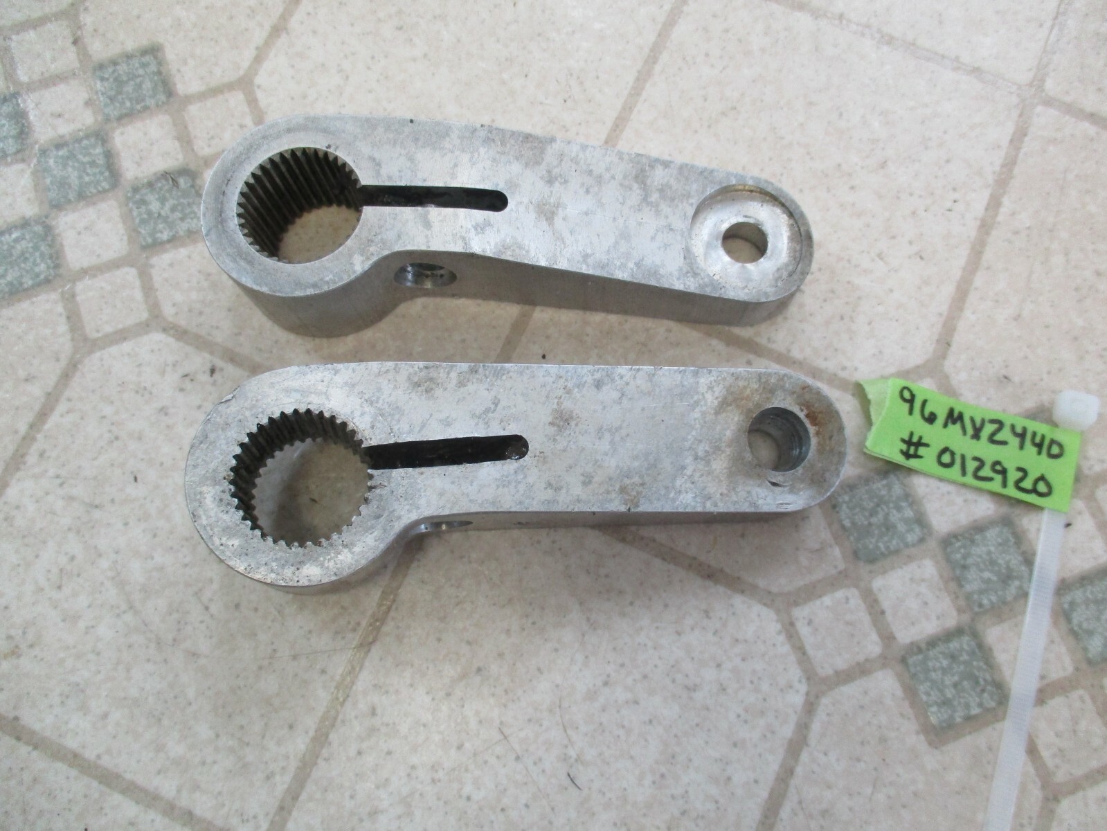 96 Ski Doo MX Z 440 MXZ Snowmobile Steering Spindle Arms ? 95 97 ? | eBay