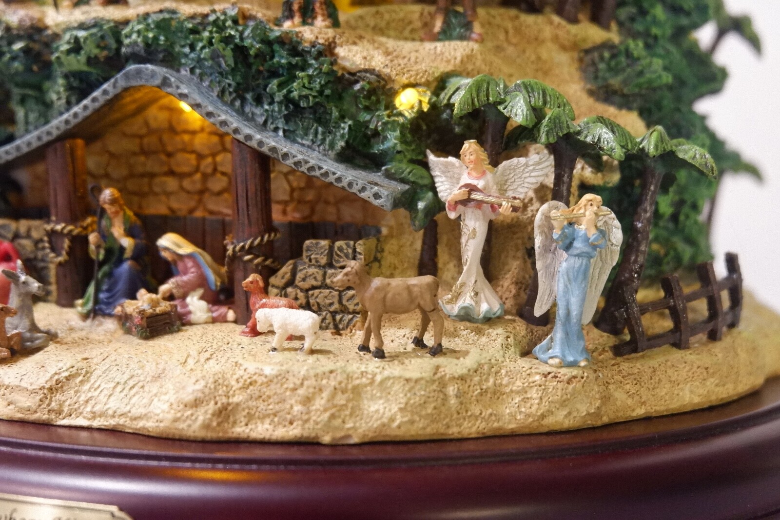 Thomas Kinkade Lighted Nativity Tree Glory To The New Born King ...