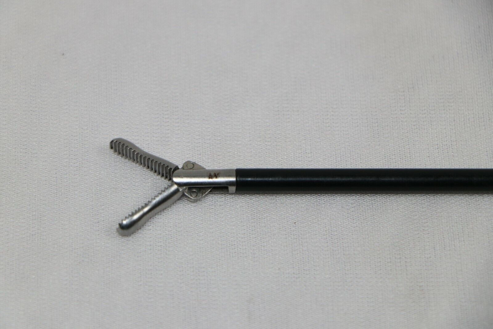Laparoscopic SS Duckbill Fundus Grasper 5mmX330mm Reusable Surgical ...