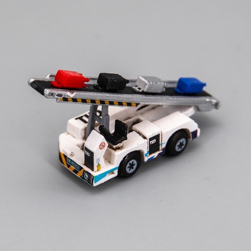 Tld Nbl Civil Aviation Baggage Transport with Q Version Belt Loaders 3D ...