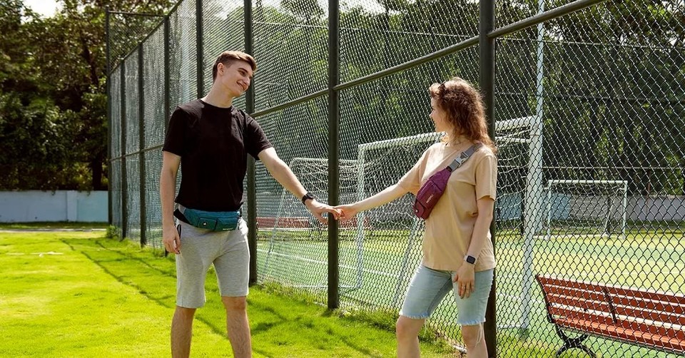 Versatile Water-Resistant Fanny Pack - 4 Pocket Travel Belt for Hiking ...