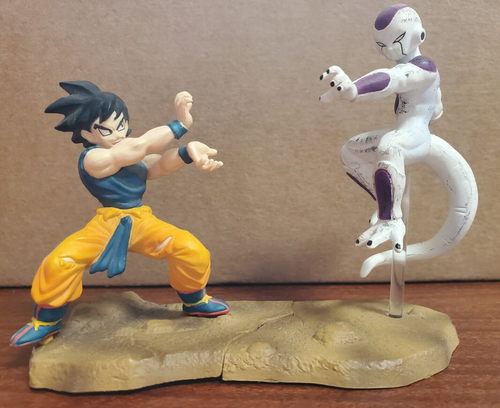 DragonBall Z Capsule Neo MegaHouse Diorama Figures Gokv Vs. Frieza | eBay