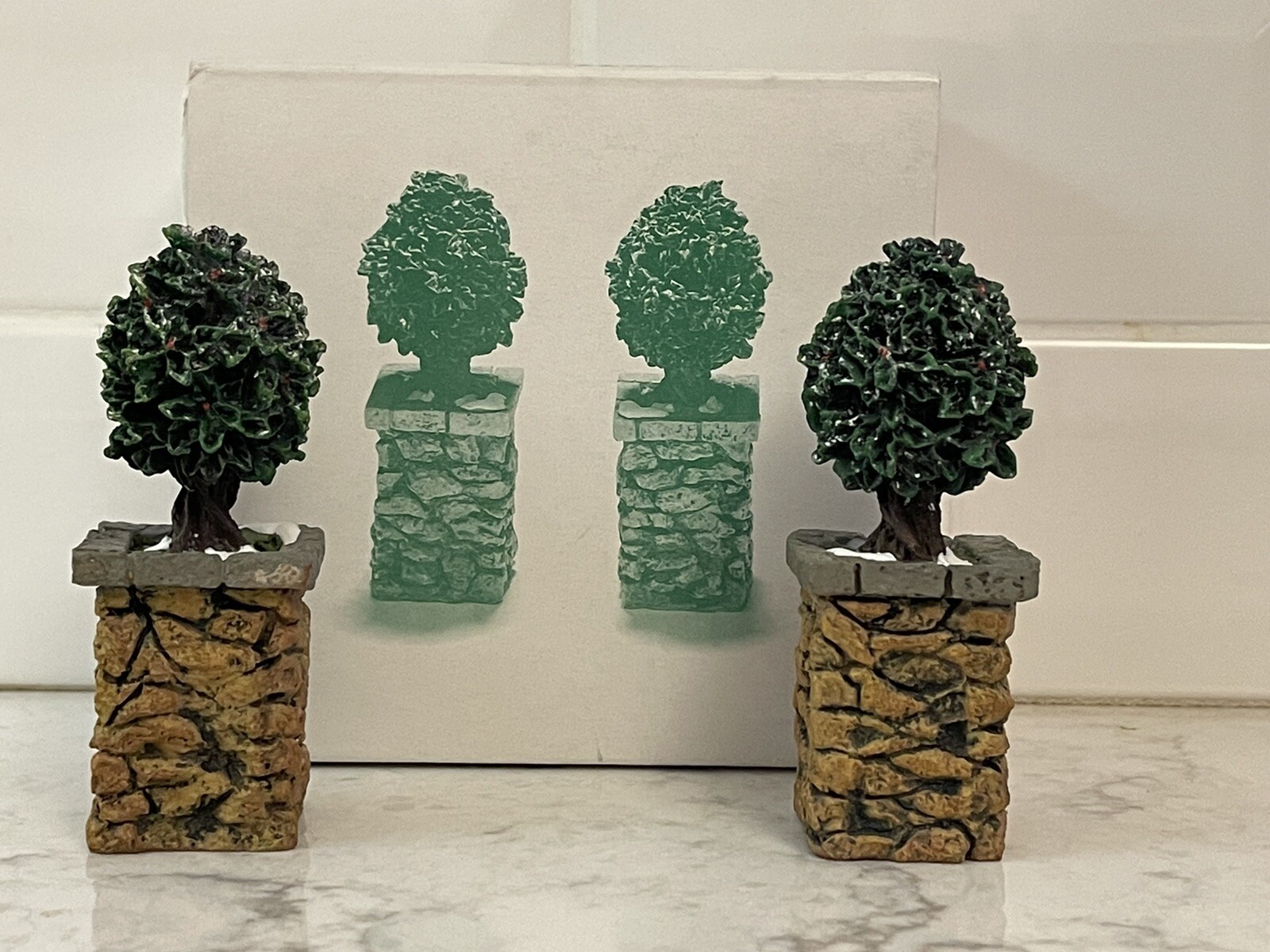 Department 56 Village Stone Corner Posts With Holly Tree EXCELLENT! 4 ...