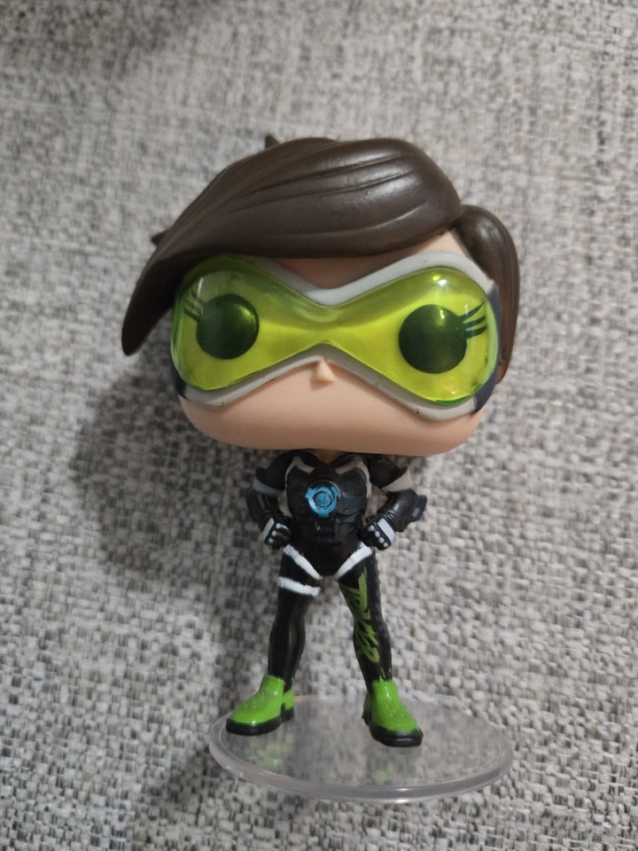 Funko Pop! Vinyl: Overwatch Tracer (Sporty) Loot Crate (Exclusive) #92 ...