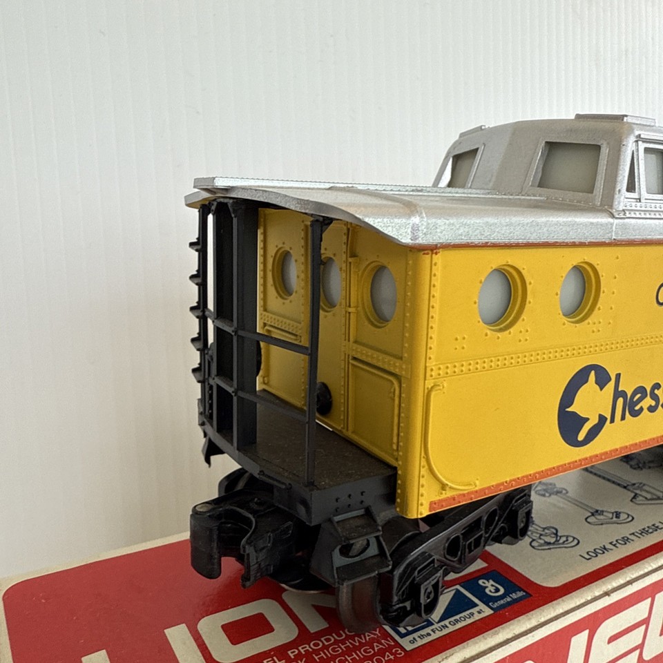 Vintage Lionel Chessie System (C&O) Lighted Yellow/Silver Caboose w ...