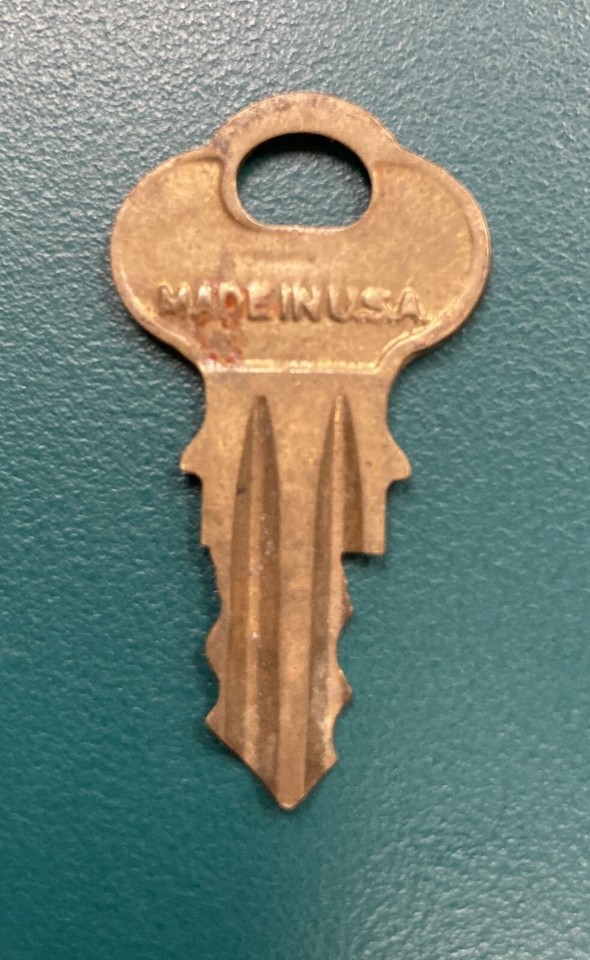 Chicago Lock Co. Key #H 1601 - Vintage - Brass - for Gumball, Arcade ...