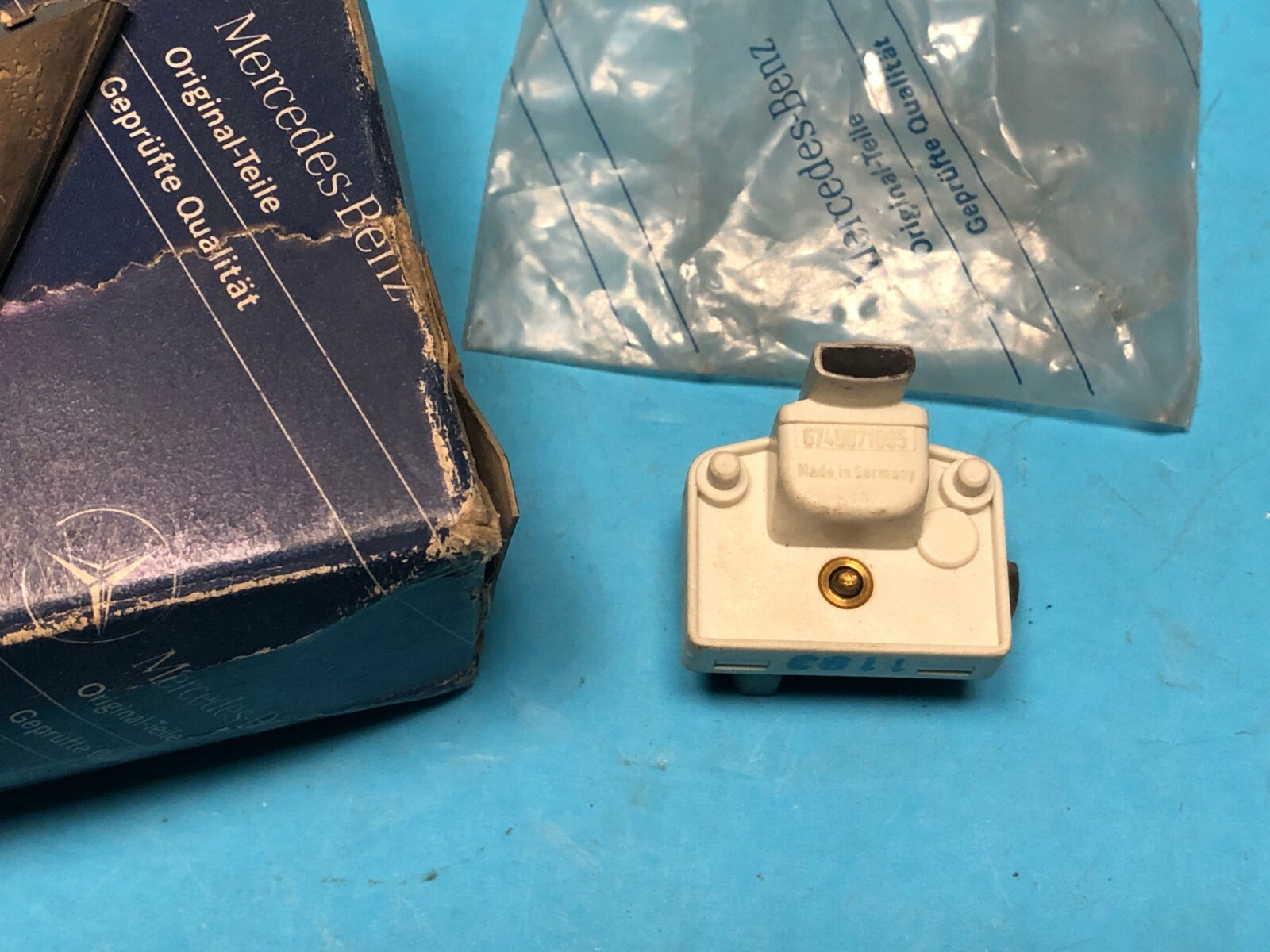 Mercedes w124 Speed Transmitter Sensor @ speedo OEM w201 201 sender for ...