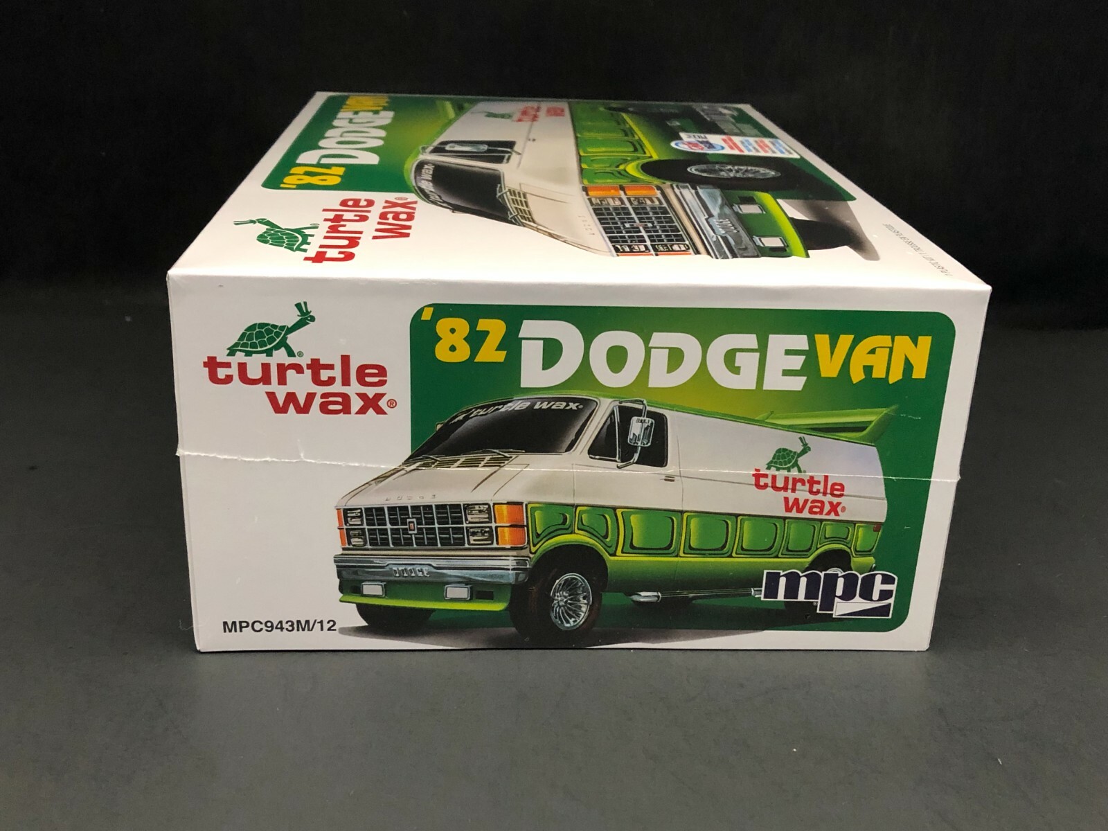 MPC '82 Dodge Van Custom - Turtle Wax - 1:25 Scale Plastic Model Kit ...