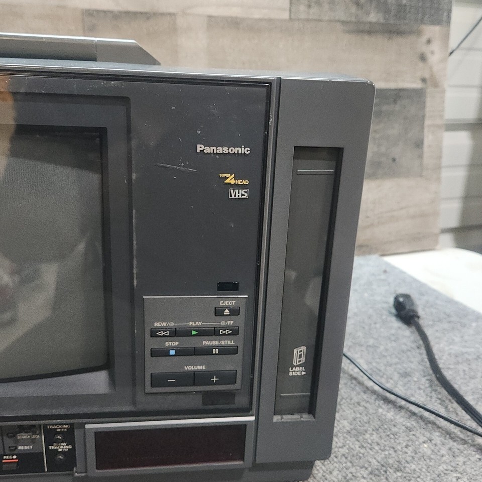 Retro Panasonic AG-550 TV Monitor VCR Combo Gaming VHS Video Player VTG ...