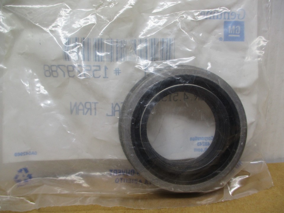 GM Transfer Case Front Output Shaft Seal 15579788 | eBay
