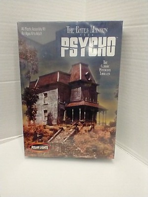 Polar Lights #5028 The Bates Mansion from Psycho 1/87 Scale Figure ...