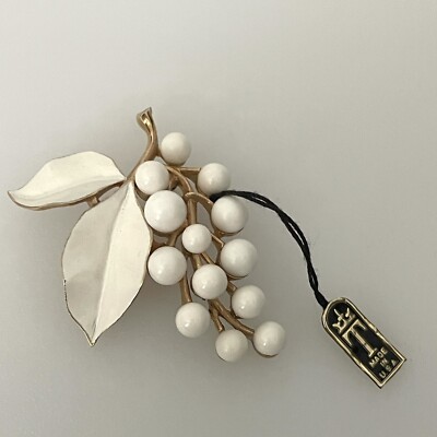 Vintage CROWN TRIFARI Goldtone Enamel White Grapes Brooch Pin NWT Never ...