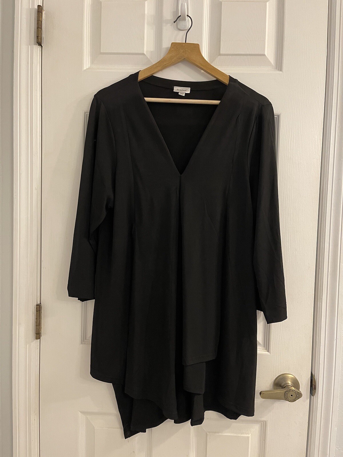 Avenue Womens Black Kelly Tunic Size 18/20 Curved Hemline V Neck 3/4 ...