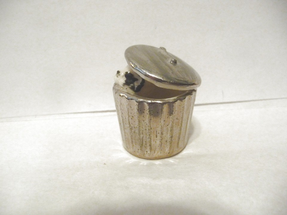 THIMBLE VINTAGE HANDPAINTED PORCELAIN BY GAIL BLACK & WHITE CAT IN ...