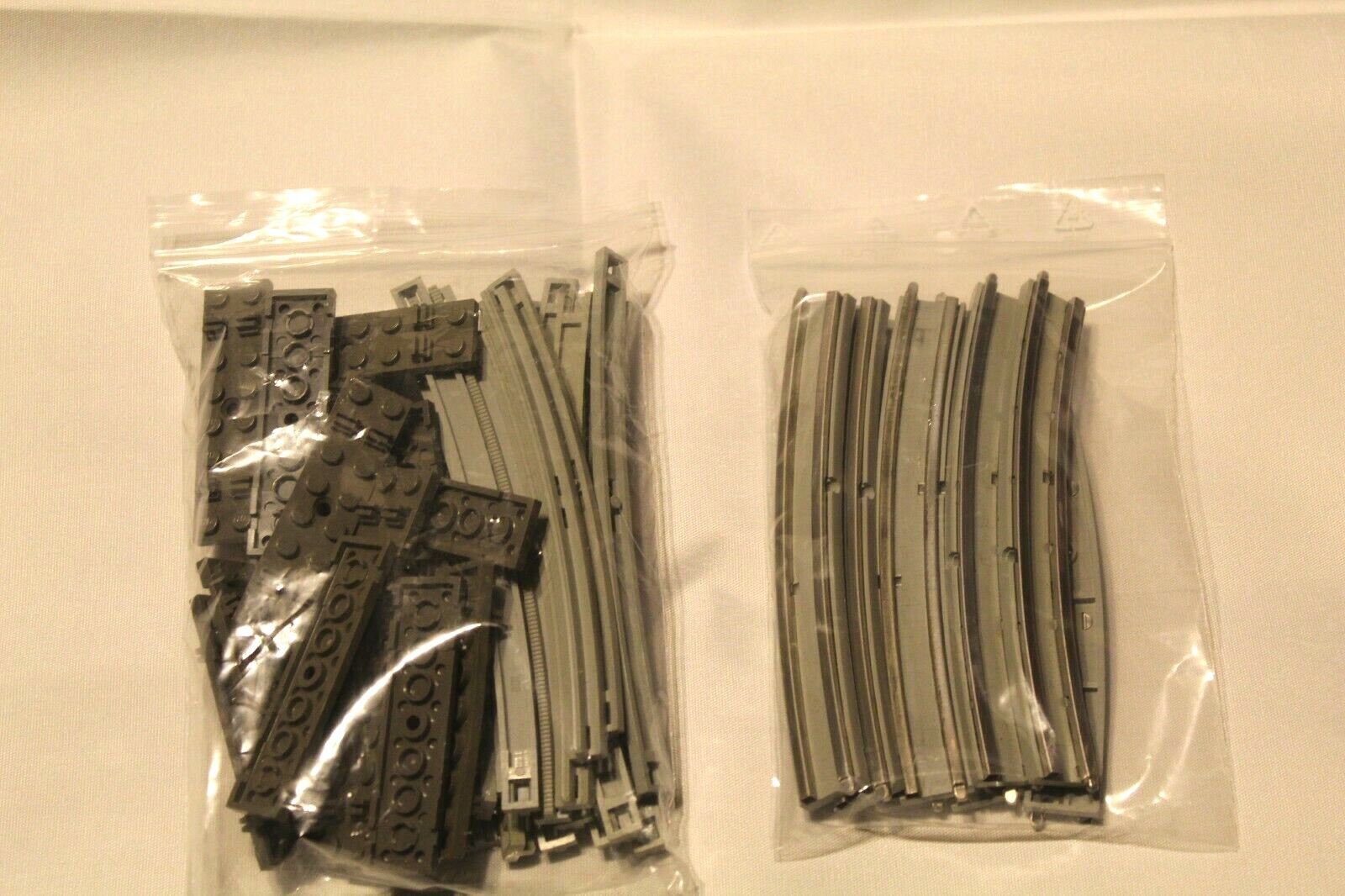 LEGO TRAIN 12 VOLTS = RAILS COURBES ELECTRIFIES (= ref. 7851 + 7855 ...