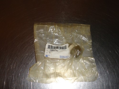 New NOS GM Engine Oil Cooler Hose Connector 15043741 Chevrolet GMC ...