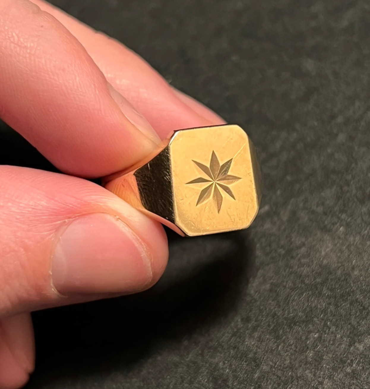 Vintage Mens 9ct heavy gold signet ring sunburst 1970… - Gem