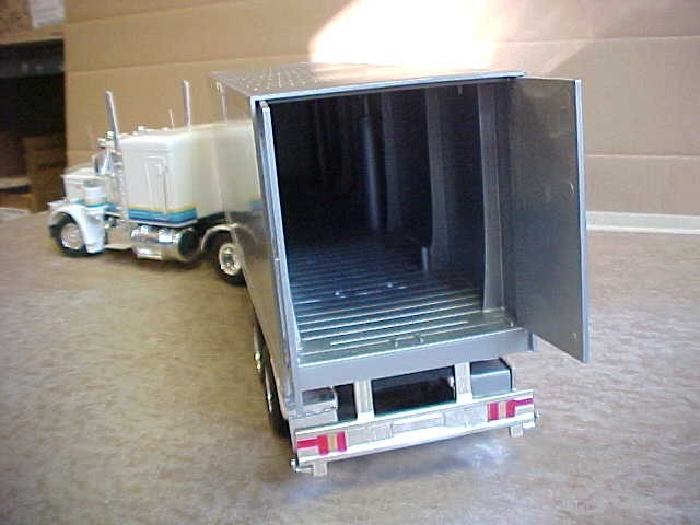 VINTAGE 1993 REVELL 1/24 SCALE PETERBILT 359 DIE CAST TRUCK & TRAILER ...