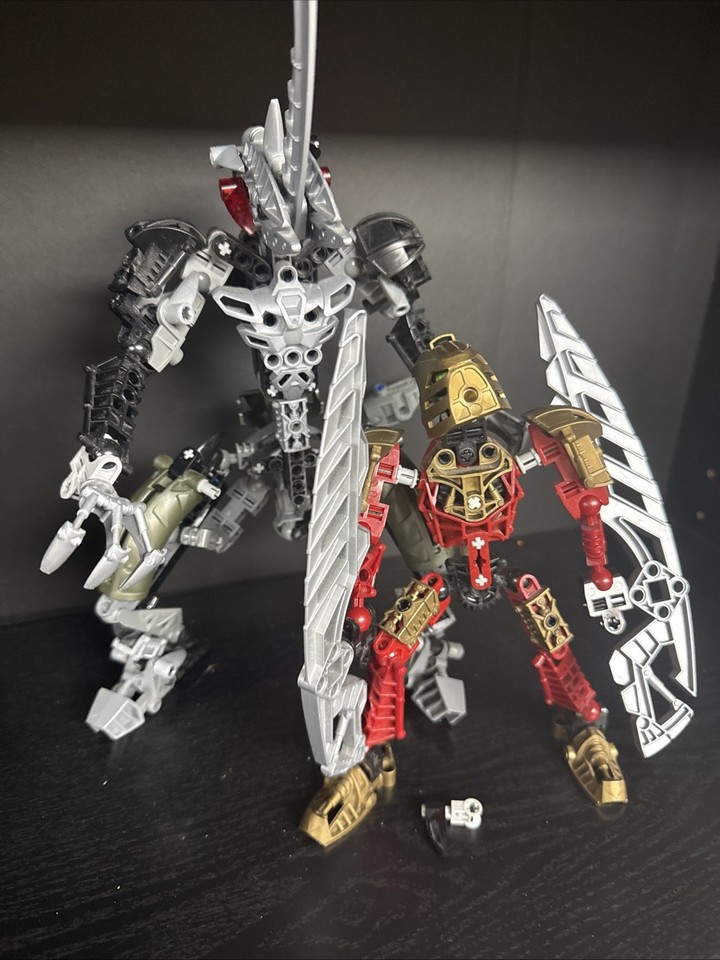 LEGO BIONICLE: Toa Lhikan and Kikanalo (8811) please Read Description ...