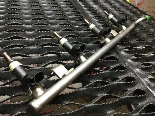 07 08 09 10 CHRYSLER FUEK RAIL W/ INJECTORS 04891577AC OEM | eBay