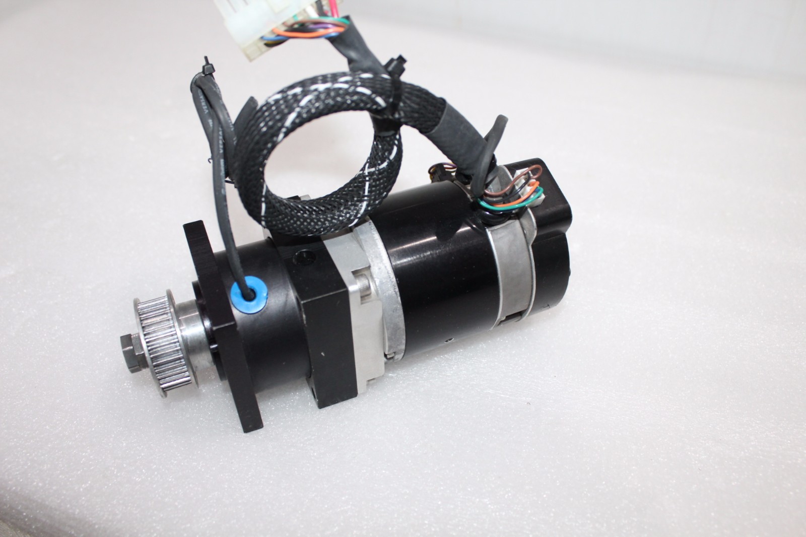 Teknic M-2330-FH Servo Motor 8000 Quad/Rev & INERTIA DYNAMICS 8923-2331 ...