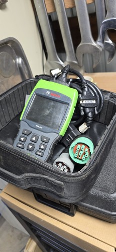 Bosch 1699200240 Automotive Scanner, Use On Heavy Duty Trucks, Code ...