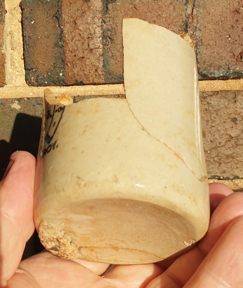 BROKEN BOTTOM HALF of a MOONEE VALLEY Stoneware GINGER BEER Nth Fitzroy ...