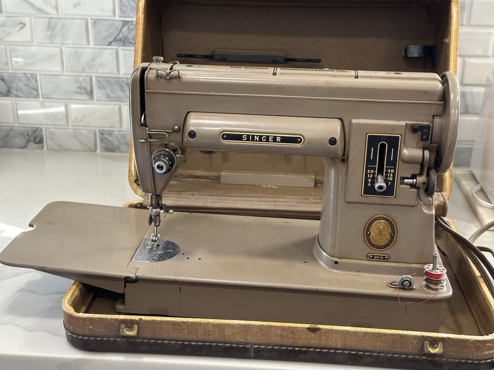 Singer Model 301A Vintage Sewing Machine With Carry Case | eBay