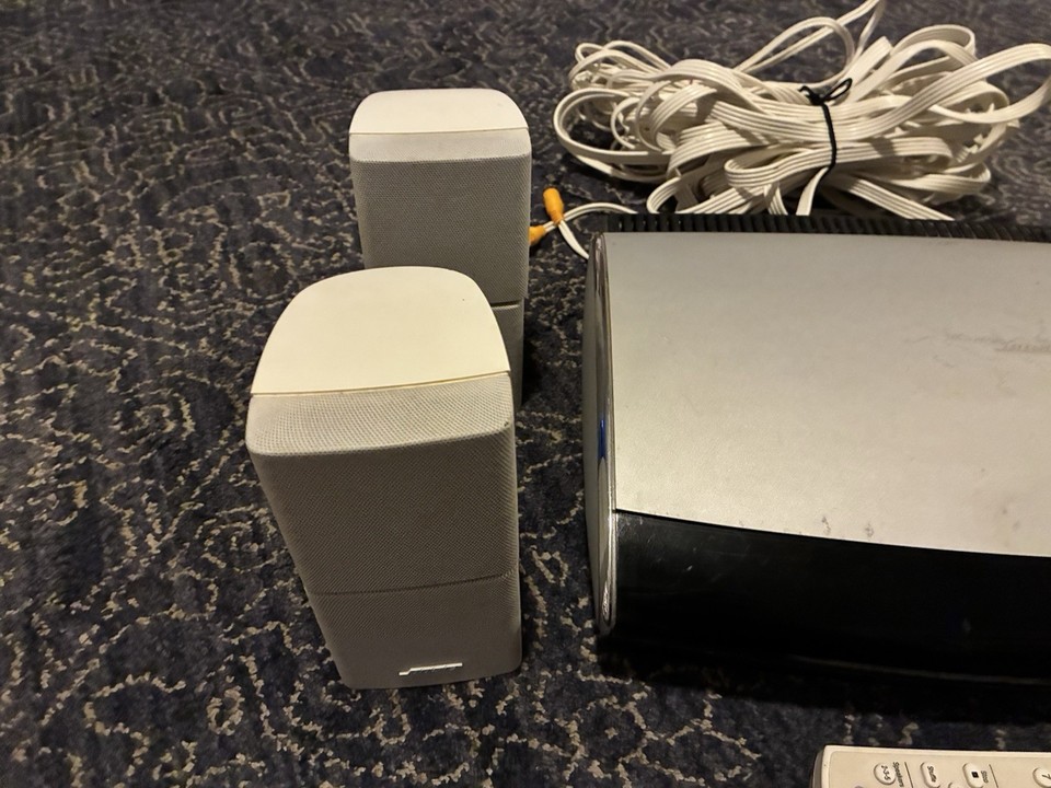 Bose AV28 Lifestyle Media Center CD DVD Player + REMOTE And 4 Cube ...