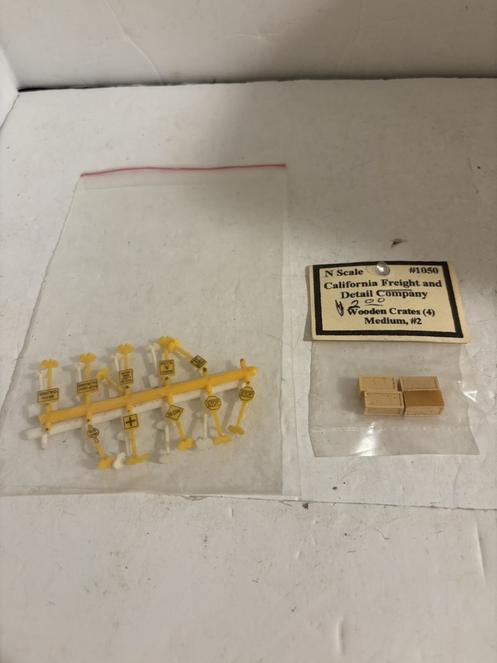 Lot of N scale street signs and crates | eBay