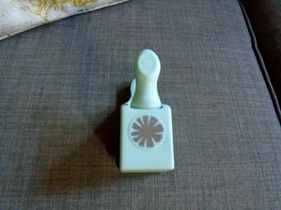 MARTHA STEWART DAISY FLOWER PUNCH PAPER CRAFT SCRAPBOOKING!! EUC! | eBay