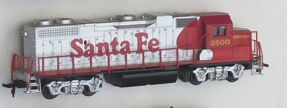 5d031 HO Life-Like Santa Fe SF ATSF GP38 power tested ok split gear ...
