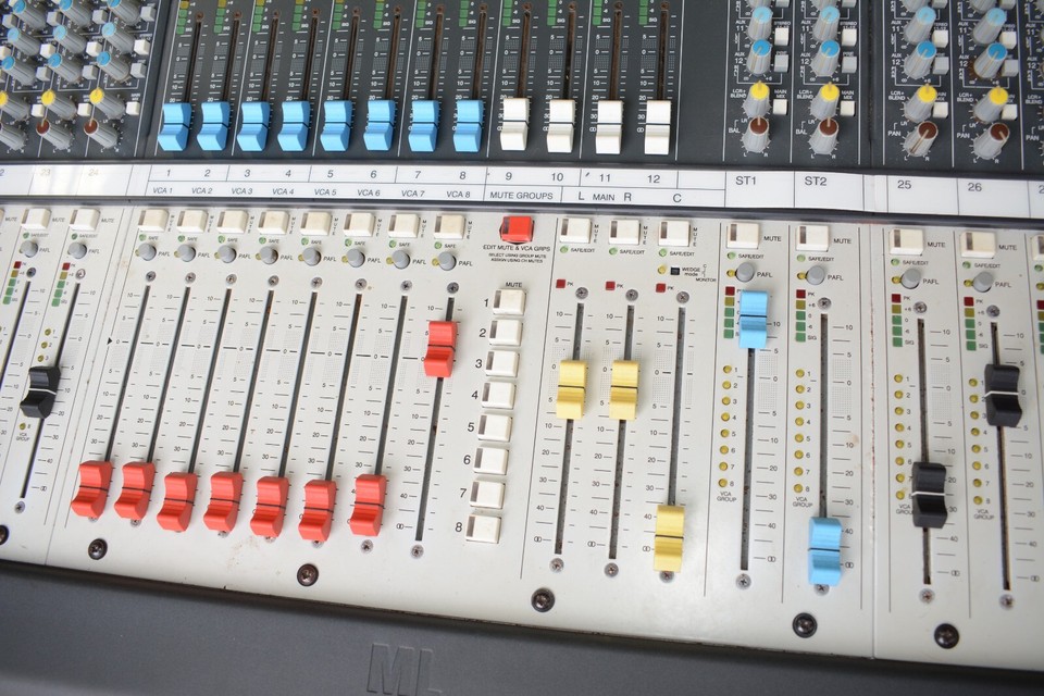Clean ALLEN & HEATH ML4000 Analog Console 48 Channel Mixing Console ...
