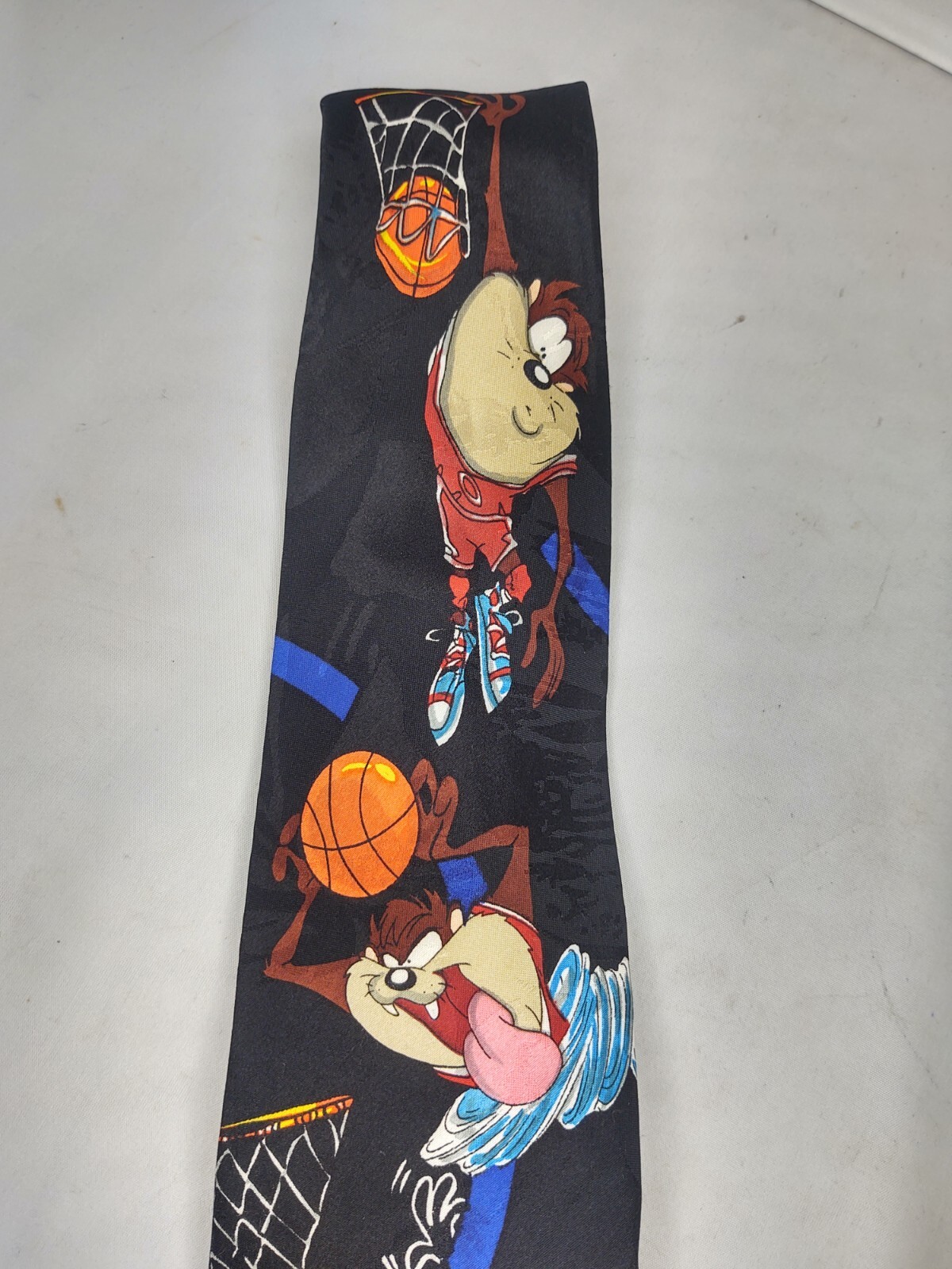 Tasmanian devil Taz Looney tunes basketball Men's Nec… - Gem