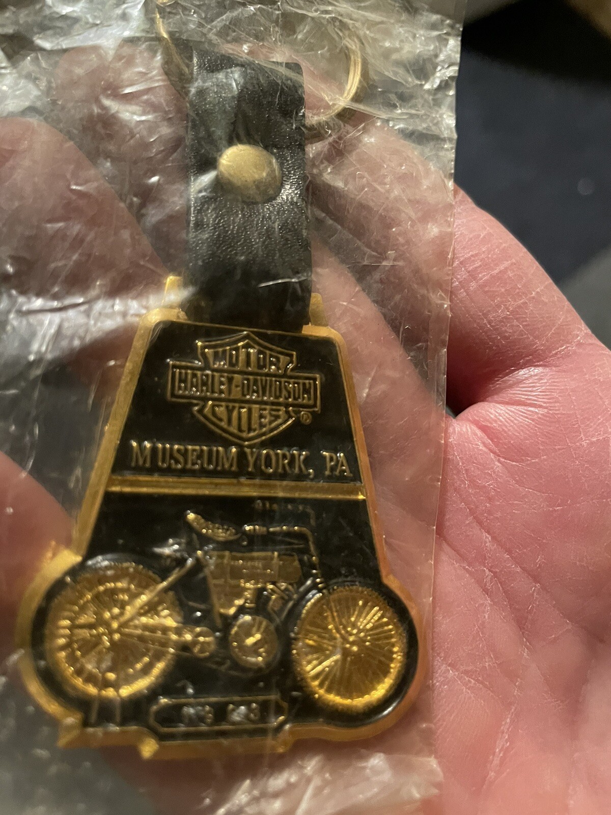 VTG 1995 Harley Davidson Metal Leather Keychain Museum York Pa. Sealed ...