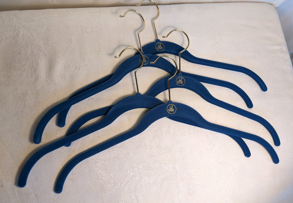 21 JM Joy Mangano Huggable Clothes Hanger 16 Shirt and 3 Pants/Shirt ...