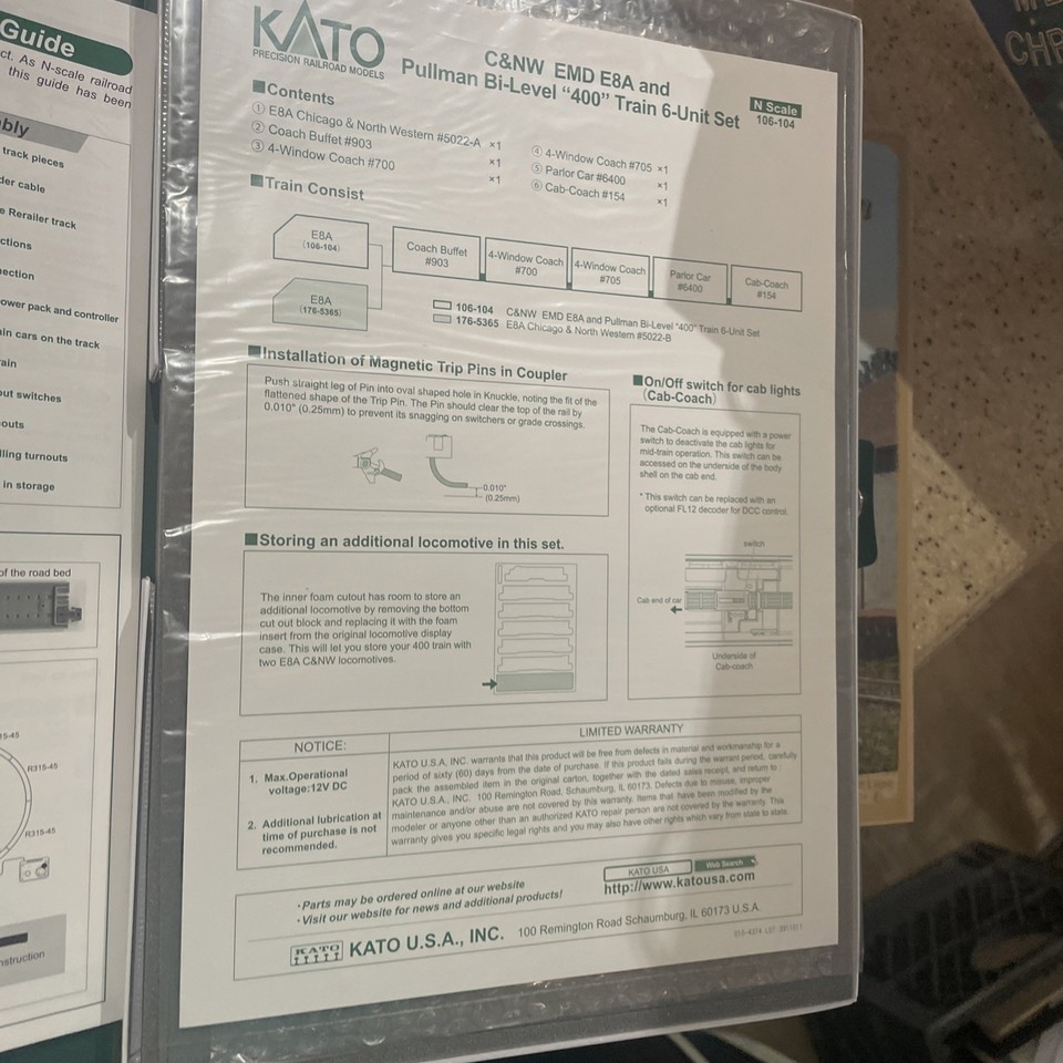 KATO N-Scale 106-104 C&NW EMD E8A and Pullman Bi-Level "400" Train 6 ...