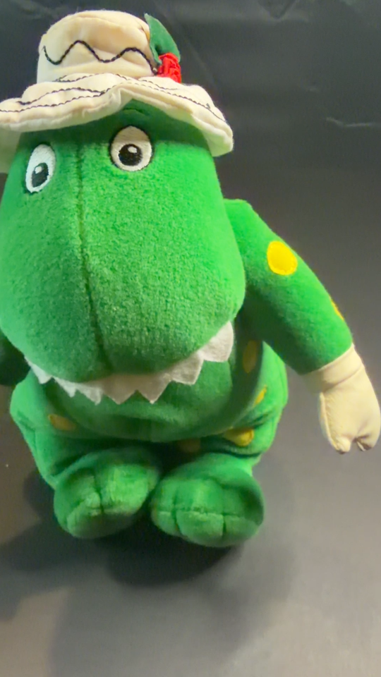 2003 SINGING 9" The Wiggles Dorothy Dinosaur Plush 2003 Spin Master ...