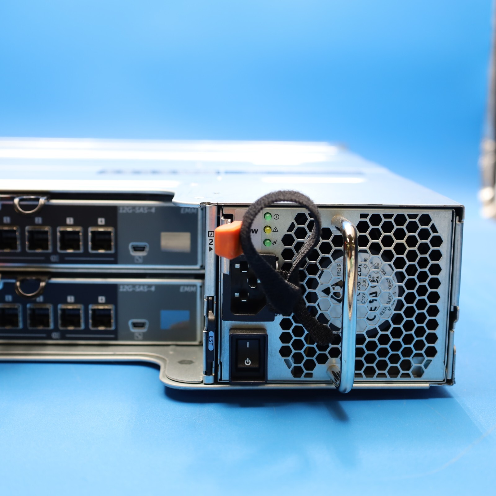 Dell EMC SC420 Storage Array 2.5" 24 Drive Storage Array w/ 23 900GB ...