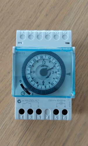 Horloge Interrupteur horaire neuf Hager EH111 16A | eBay