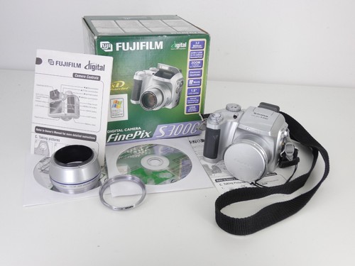 Fujifilm FinePix S Series S3000 3.0MP Digital Photo Camera Nostalgic ...