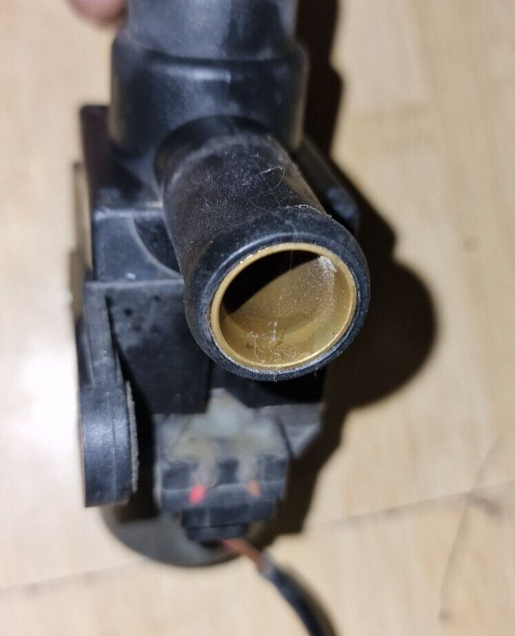 Genuine 81619676022 Solenoid valve, heating MAN F2000, TGL/TGM, TGA/TGS ...